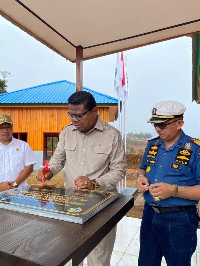 Kepala KUUP Molawe Resmikan Fasilitas Kantor Pelabuhan TerMum PT AKP Di ...