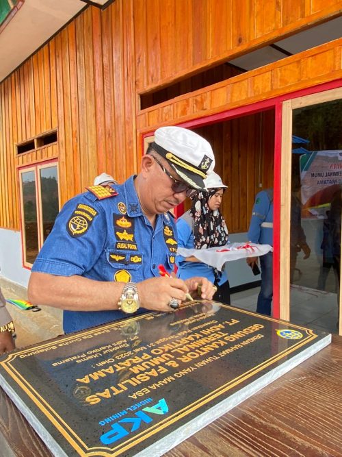 Kepala KUUP Molawe Resmikan Fasilitas Kantor Pelabuhan TerMum PT AKP Di ...